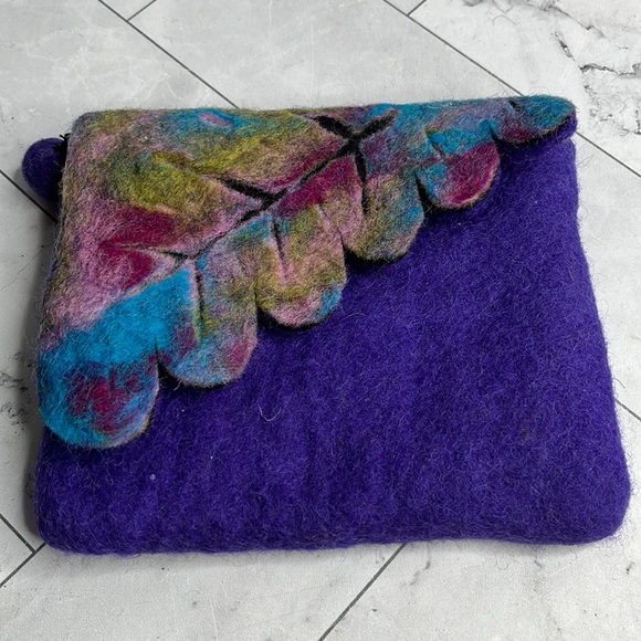 Bags | Nwt Handmade Felt Wool Coin Purse Zip Closure With Flap Round ...